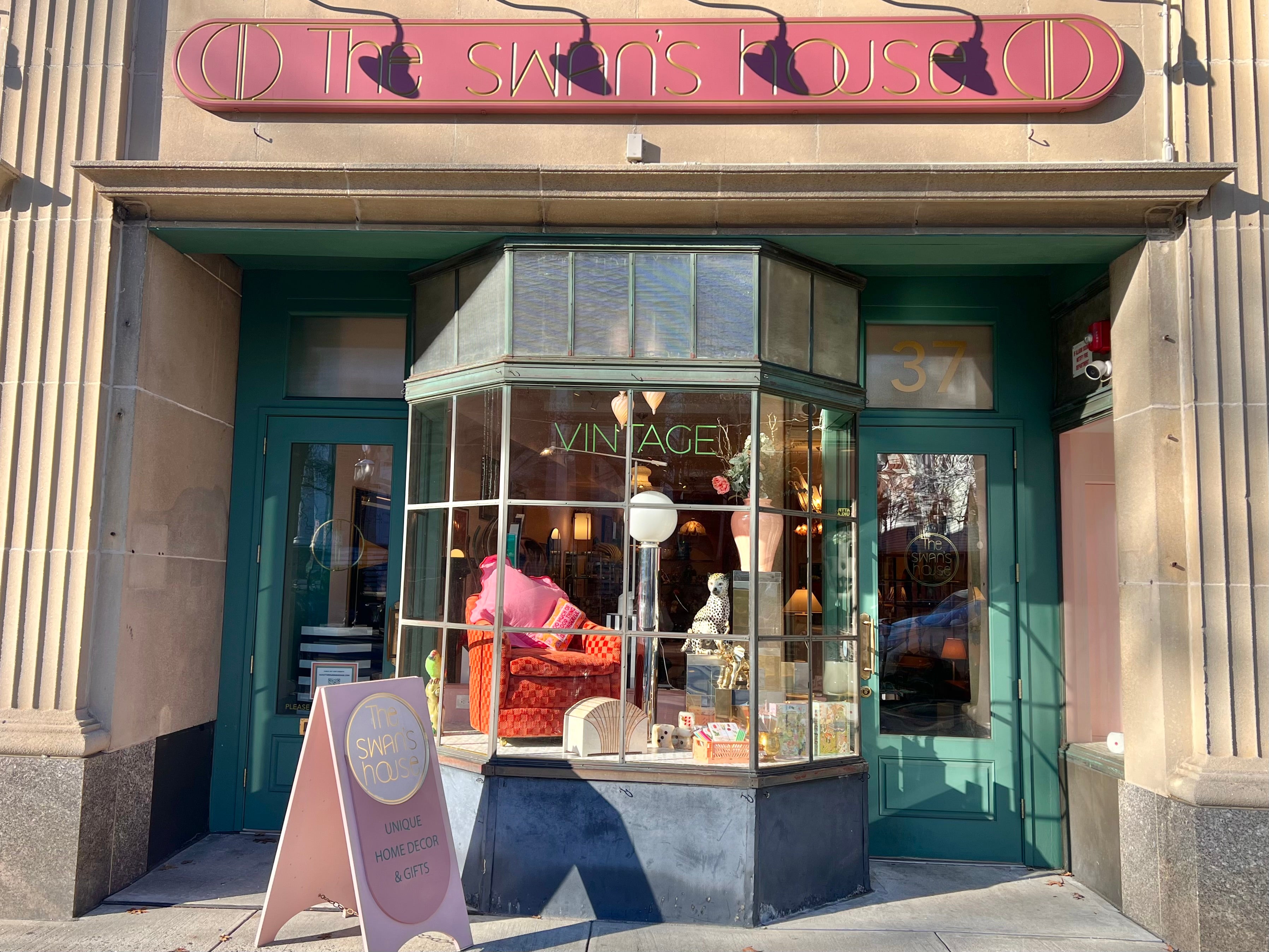 The Swan's House | Homepage